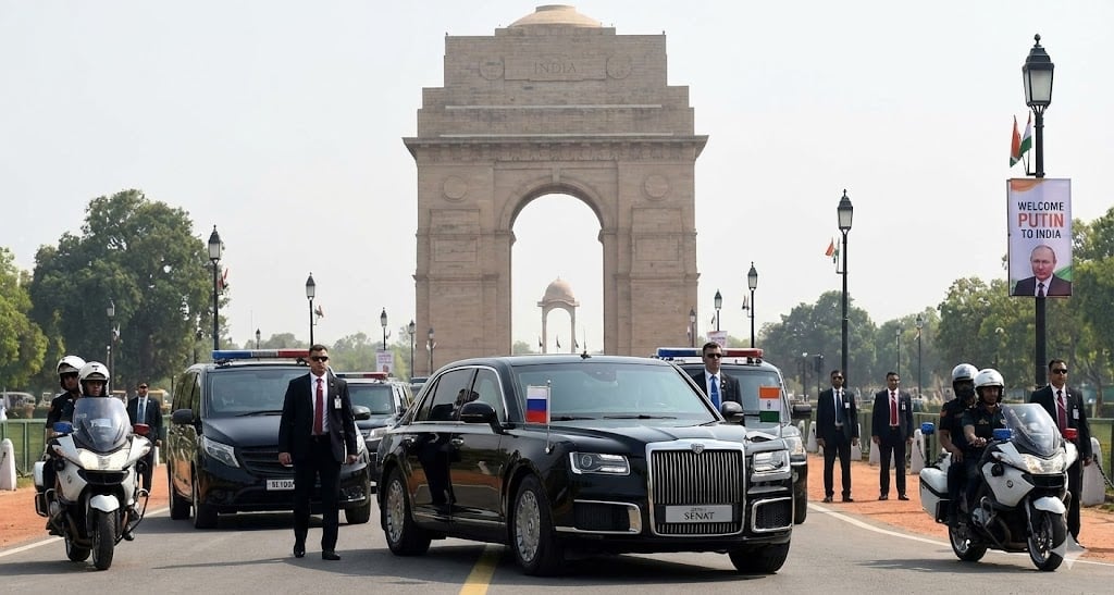 புடினின் 'நடமாடும் கோட்டை' இந்தியா - vladimir putin aurus senat special car features india visit ...
