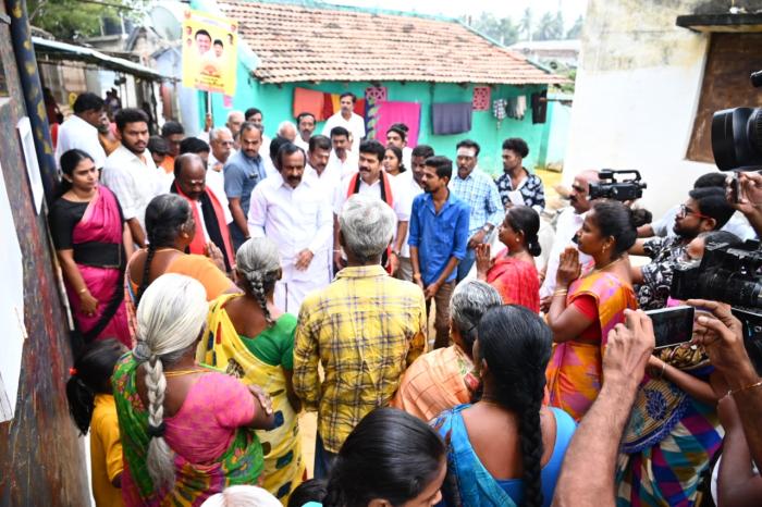 Erode East by-election ஈரோடு கிழக்கு இடைத்தேர்தல் : திமுகவுக்கு மக்கள் வரவேற்பு எப்படி?